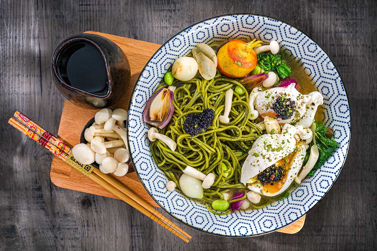 Matcha-Ramen mit Wachsei | Rezept