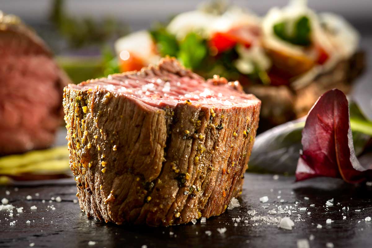 Gebratenes Bistro-Filet "Teres Major" mit gefülltem Portobello und ...