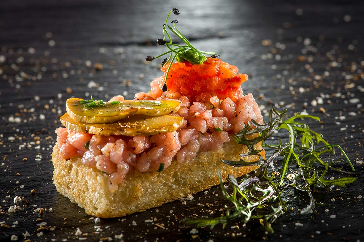 Kalbstatar mit Steinpilzen und Estragonsenf | Rezept