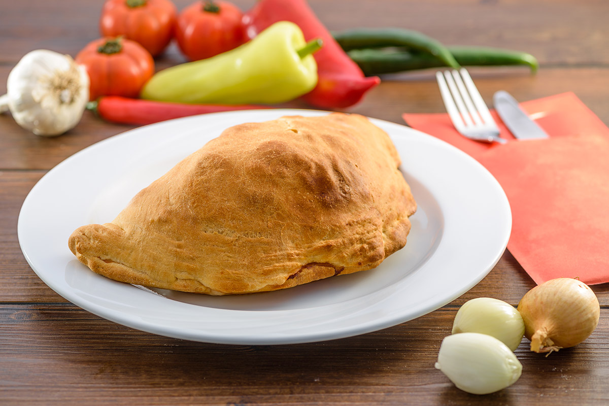 Knusprige Pizzatasche "Supreme" | Rezept