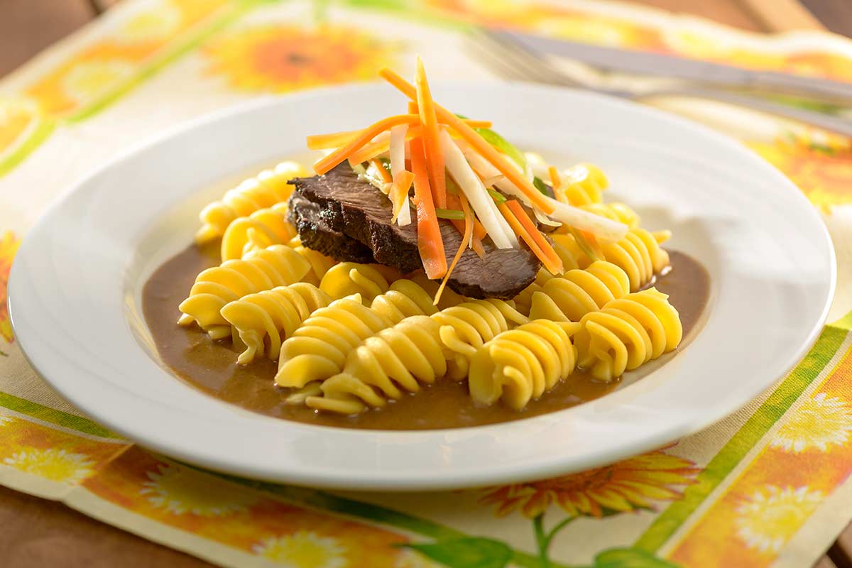 Geschmorte Ochsenbacke "Esterhazy" mit Fussiloni | Rezept