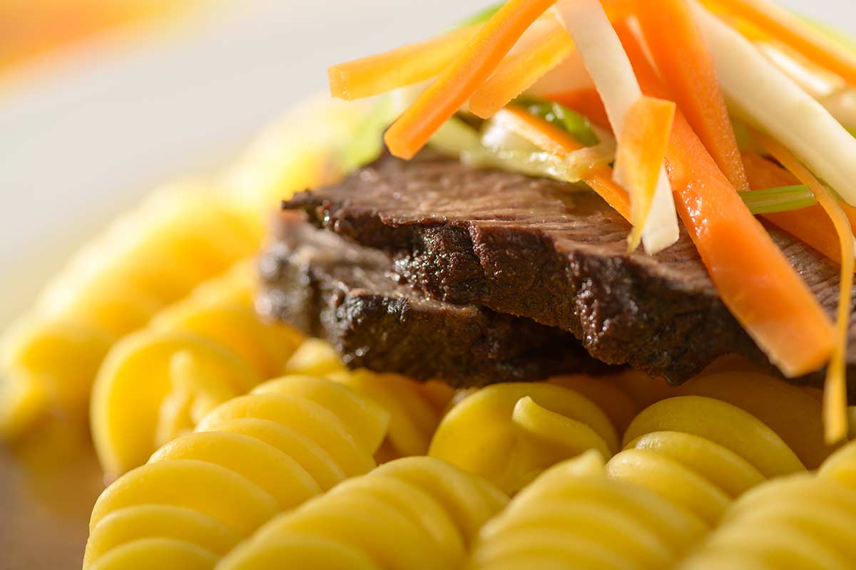 Geschmorte Ochsenbacke "Esterhazy" mit Fussiloni | Rezept